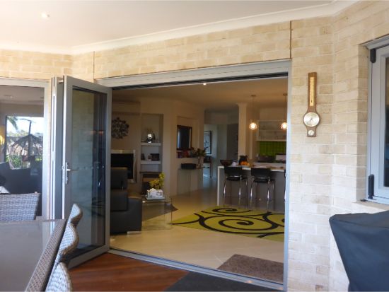 View Our Product Gallery | Retractascreen