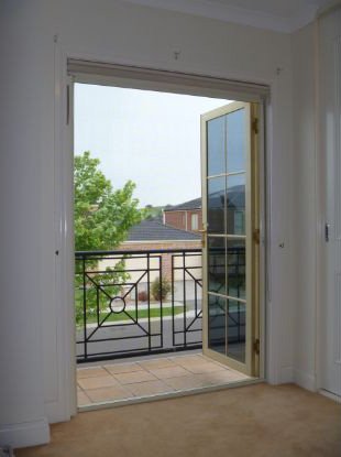 Gallery | Retractascreen