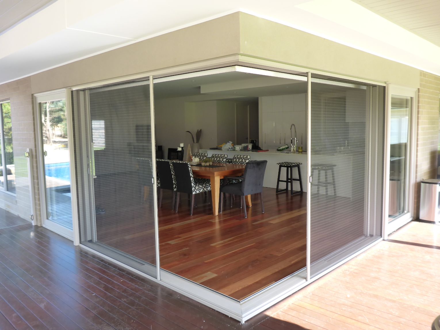 Gallery | Retractascreen