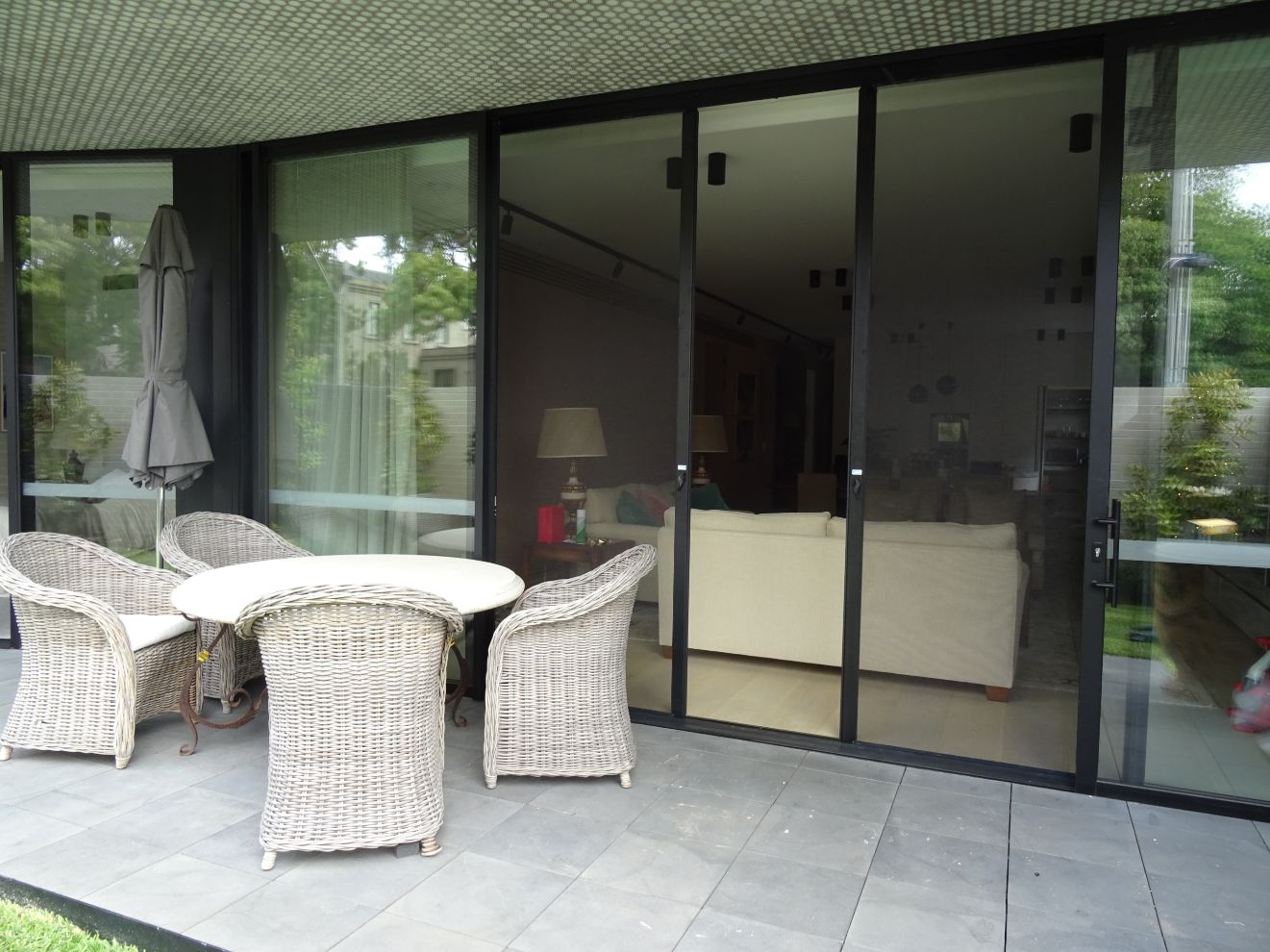 Gallery | Retractascreen