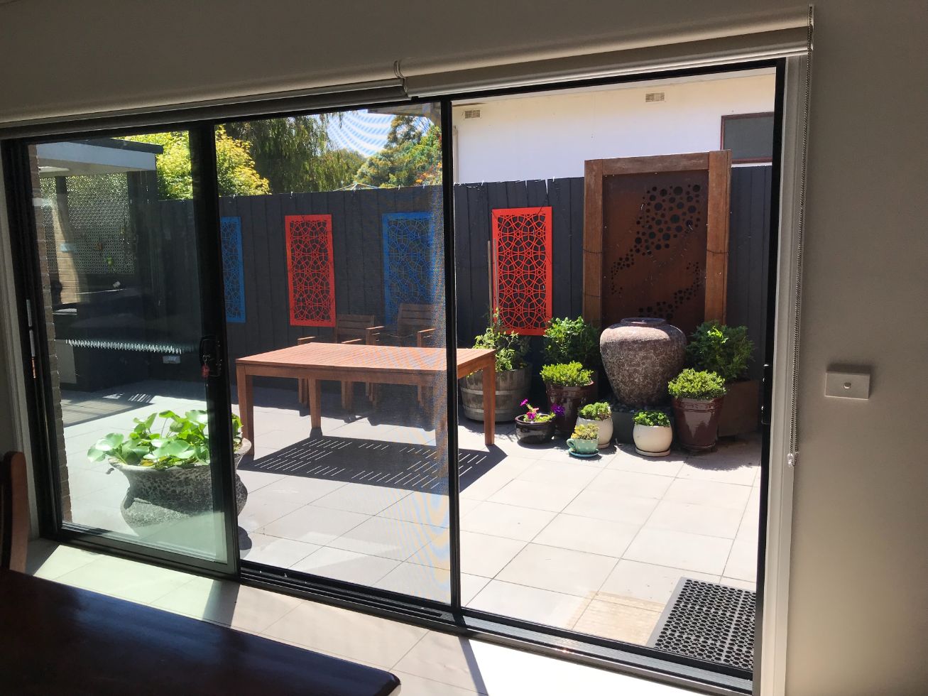 Gallery | Retractascreen