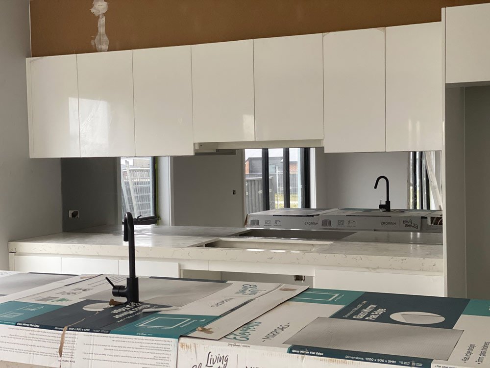 Splashbacks – Quicksilver Glass & Aluminium