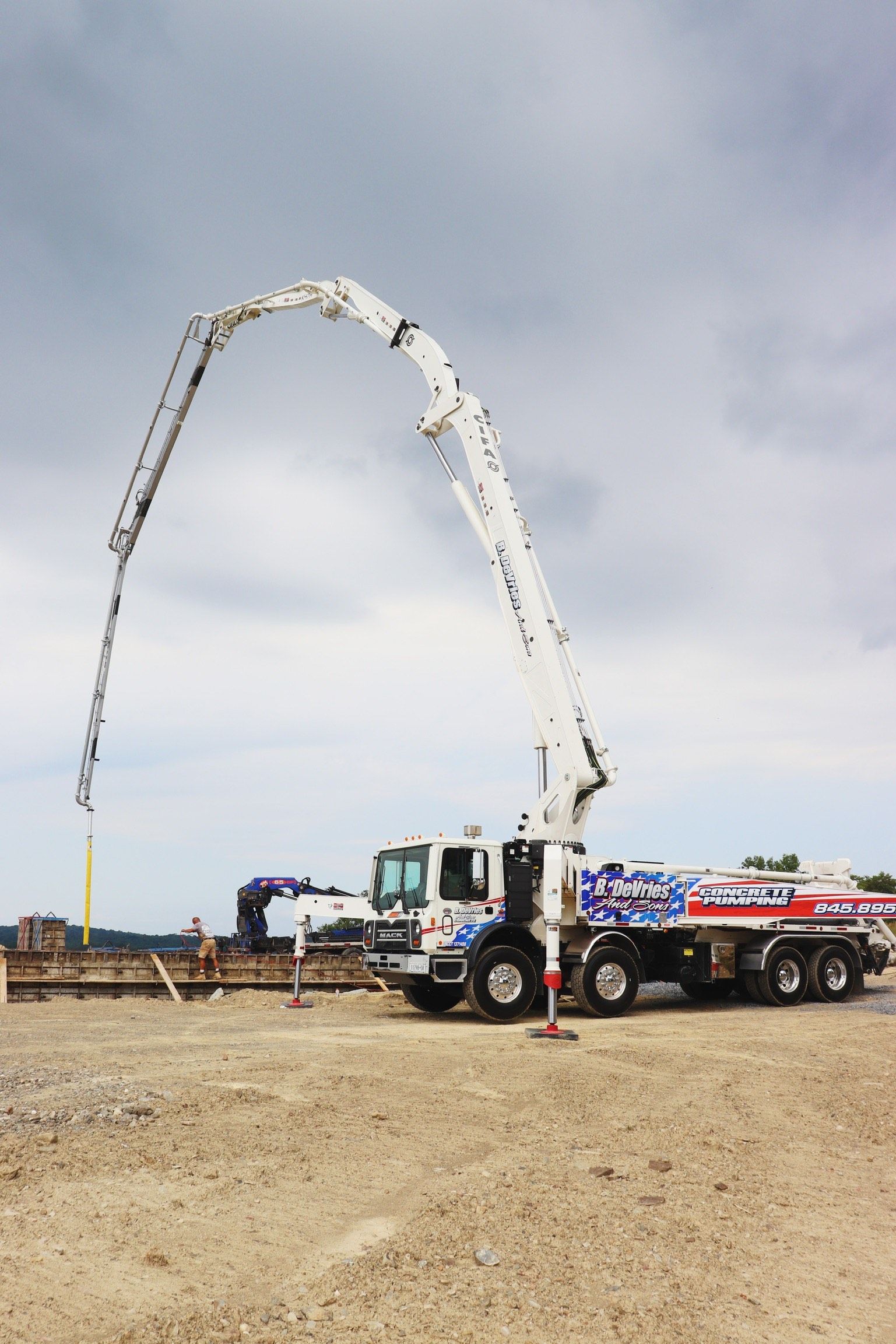 CONCRETE PUMPING SERVICES | B. DeVries & Sons Concrete Inc. | Wallkill, NY
