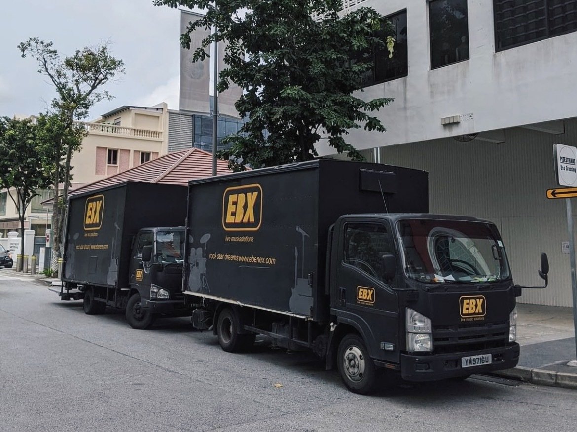 Singapore van lorry truck hire