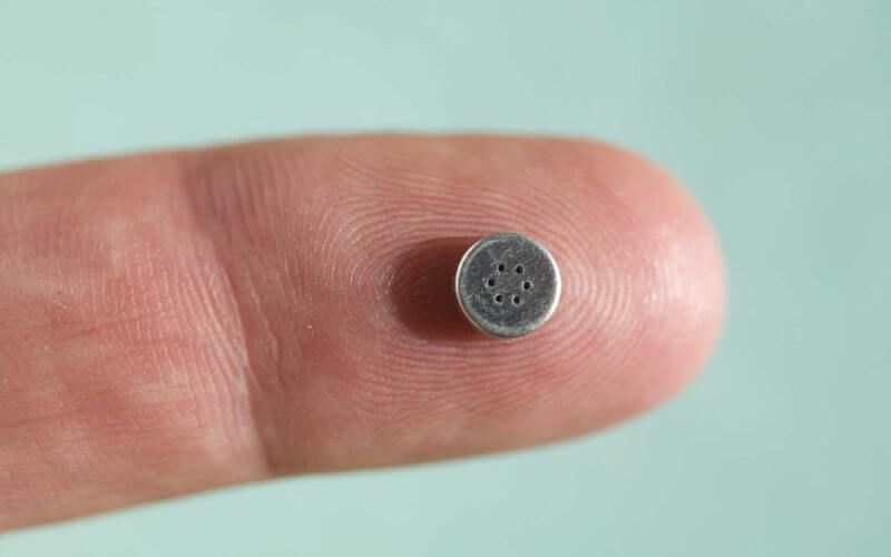 Detect Hidden Cameras & Listening Devices: A Comprehensive Guide