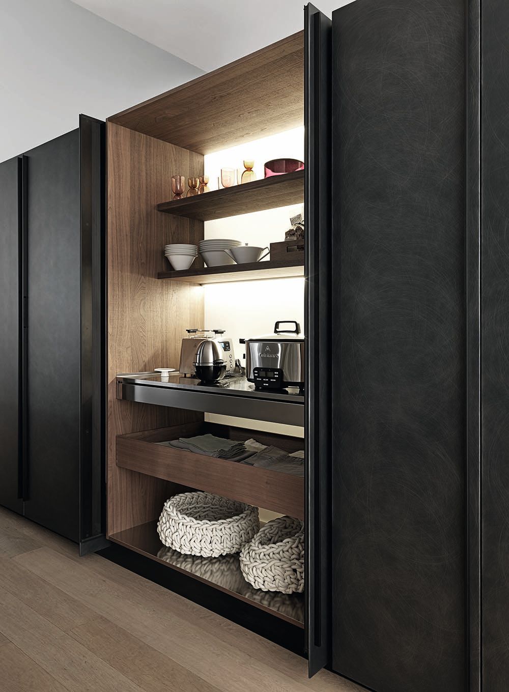 Tower Units With Receding Doors | Valcucine London