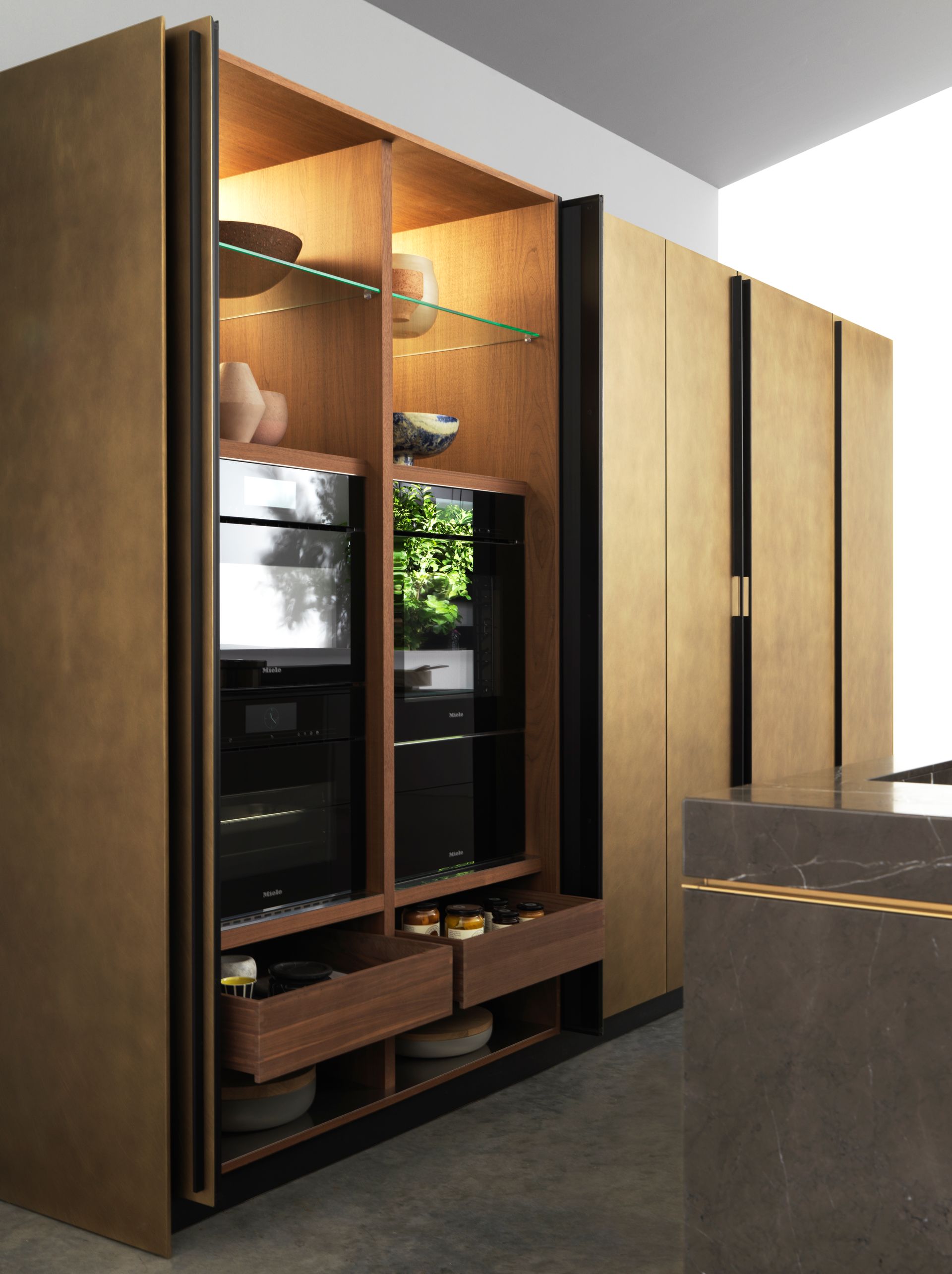 Tower Units With Receding Doors | Valcucine London