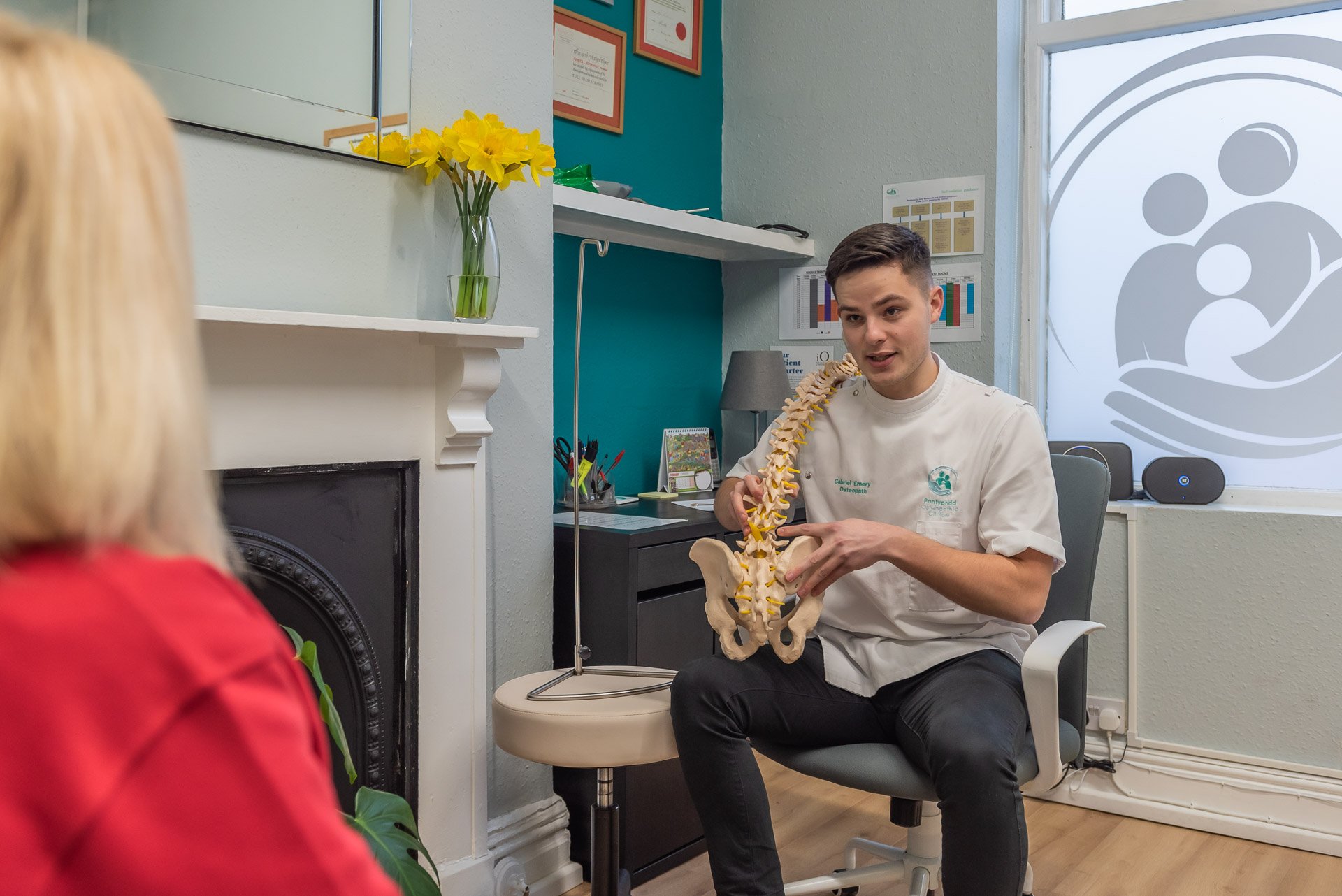 What is Osteopathy? - What can osteopaths treat?