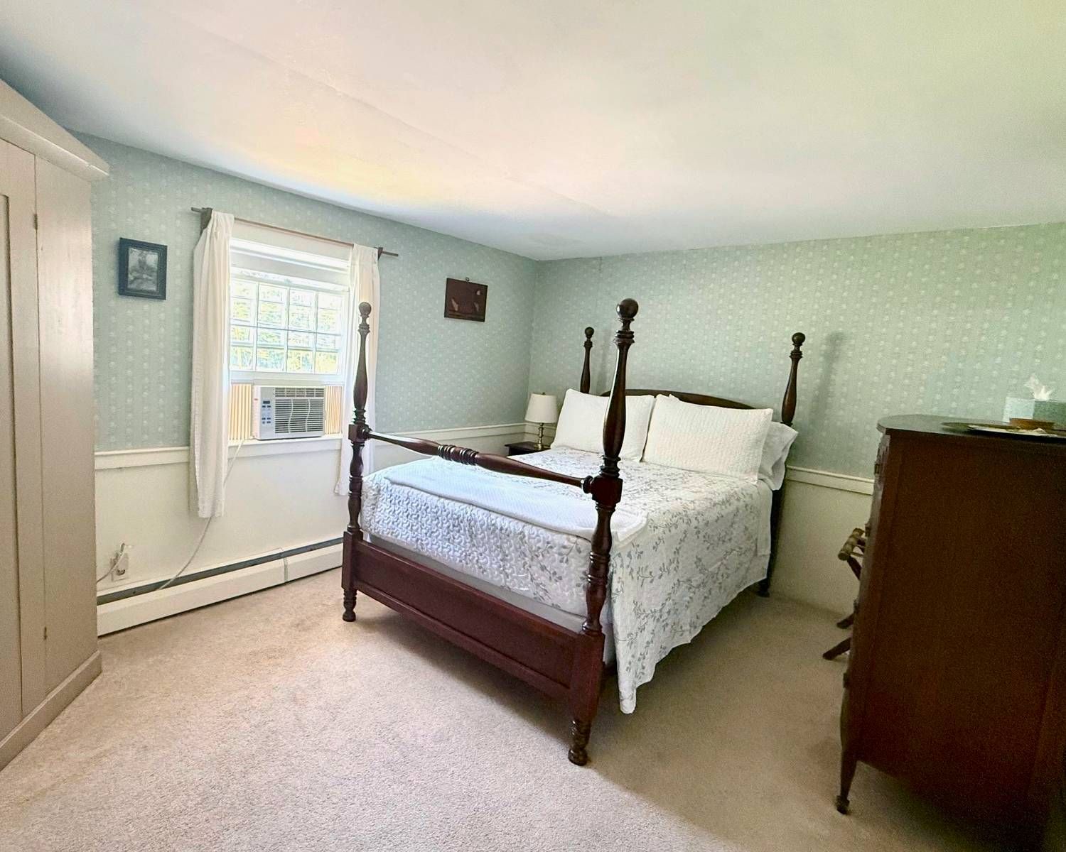 Colonel Spencer Inn Photo Gallery