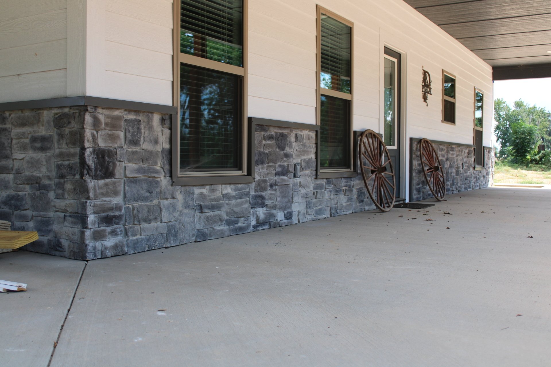 Rock Textured Precast Concrete Panels | Crete Cast Products