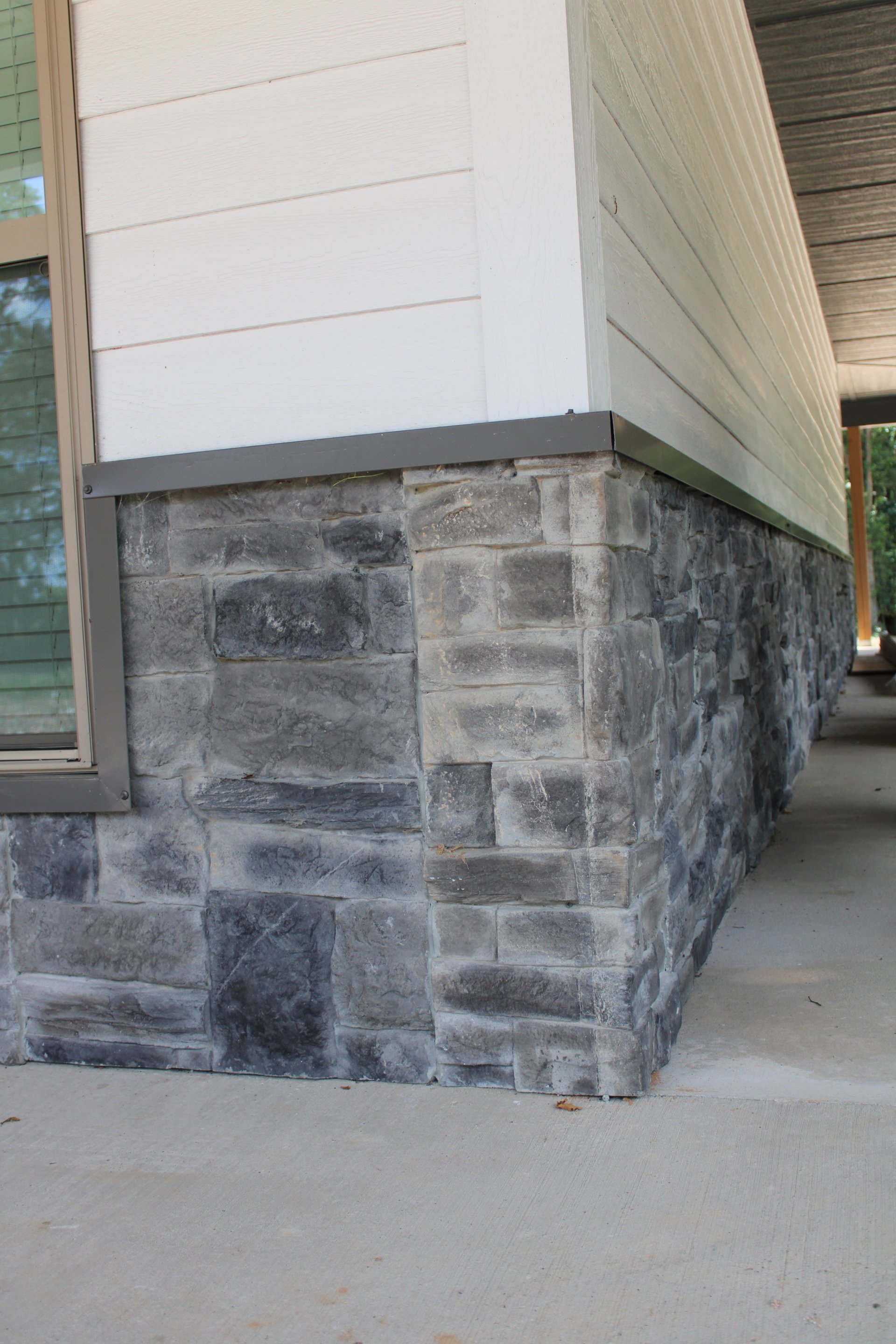 Rock Textured Precast Concrete Panels | Crete Cast Products