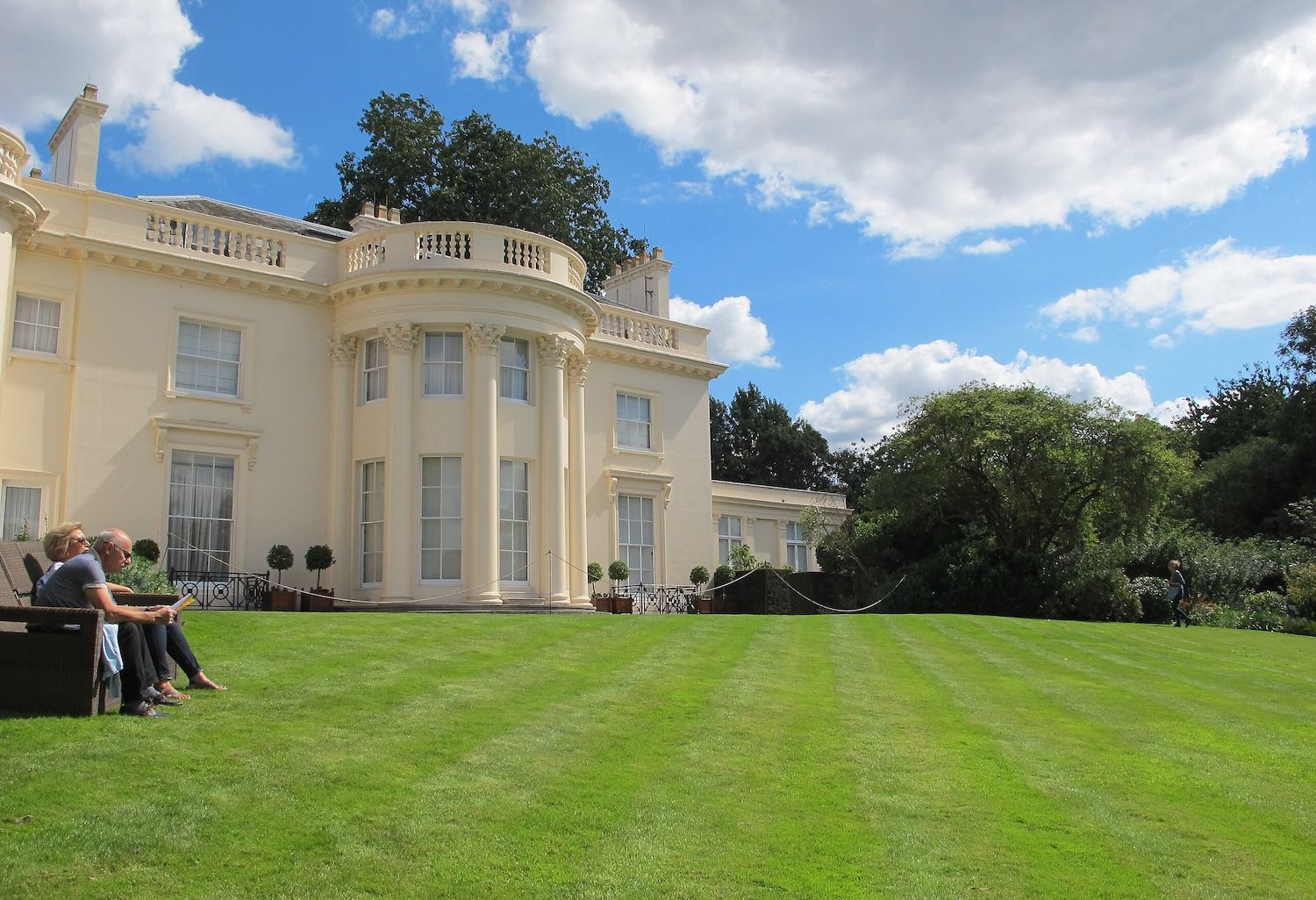London Prime Residential Property Market Update – April 2025