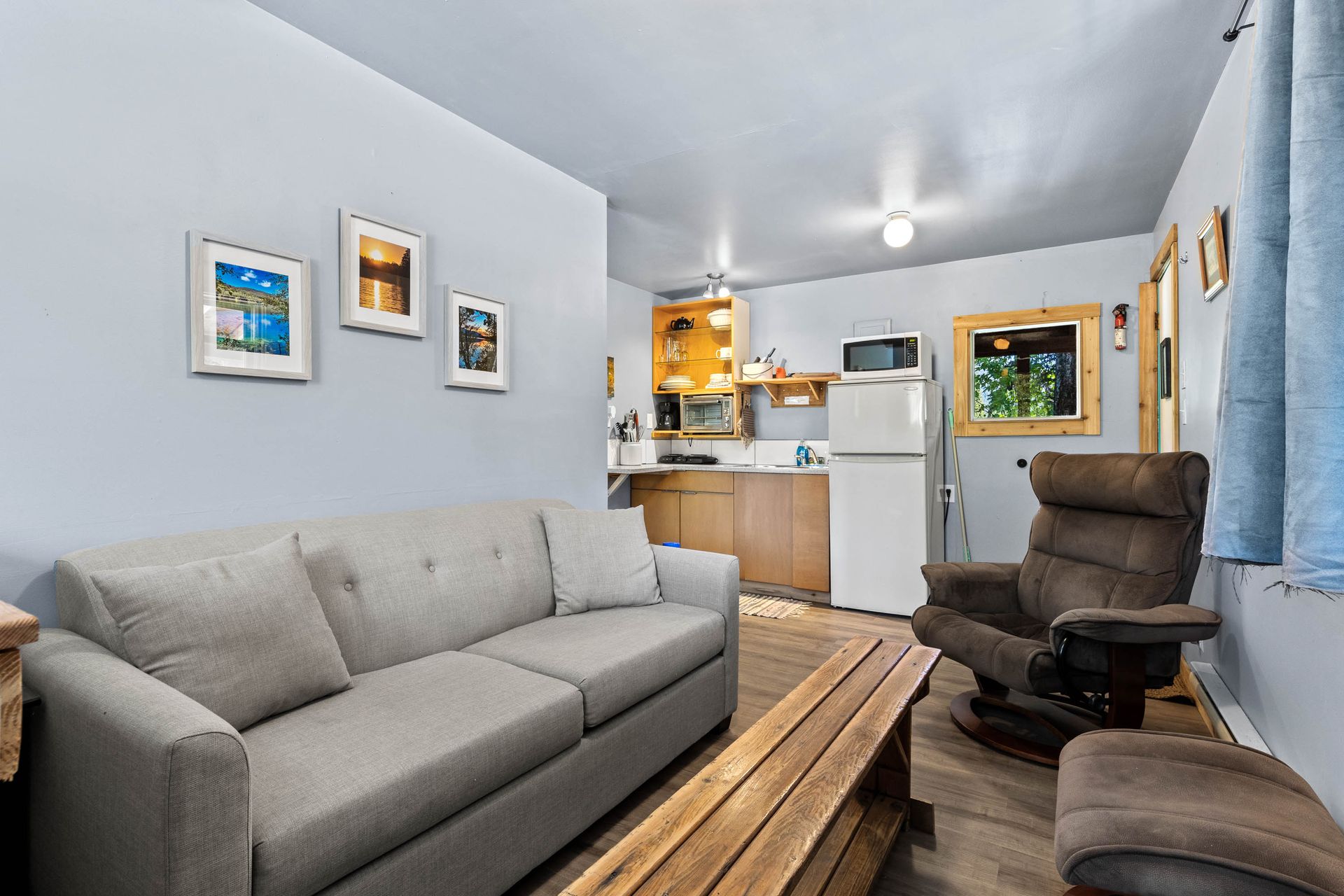 Cabins & Campsites | Lakeside Heffley Hideaways