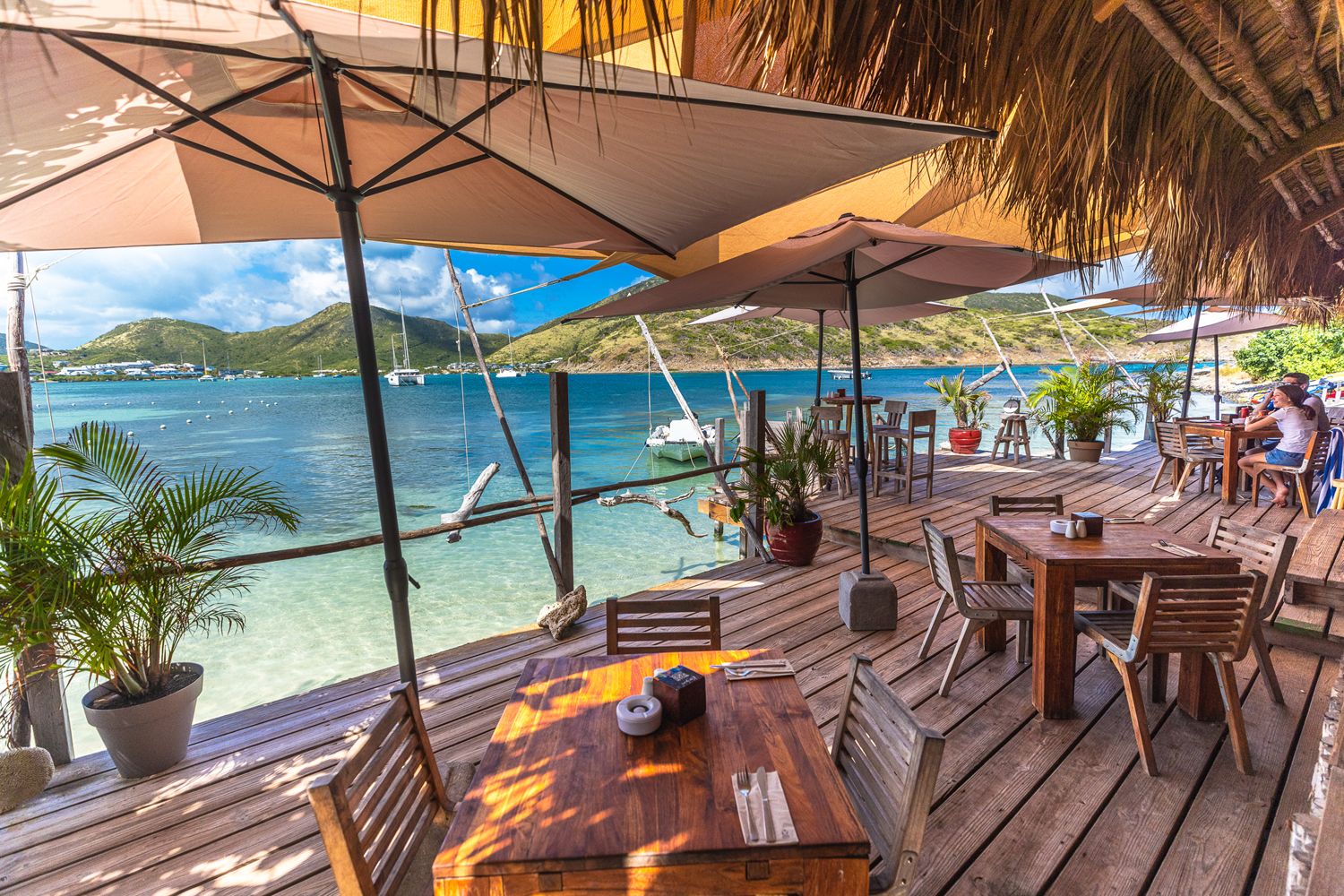 Karibuni Restaurant on Pinel island | Le Karibuni