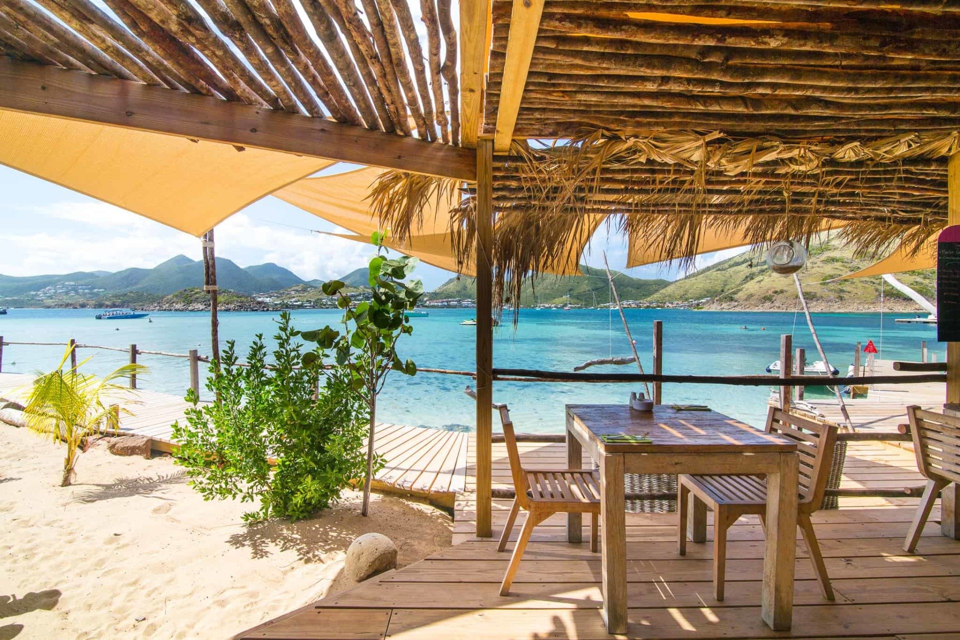Photo Gallery – Karibuni Restaurant on Pinel Island