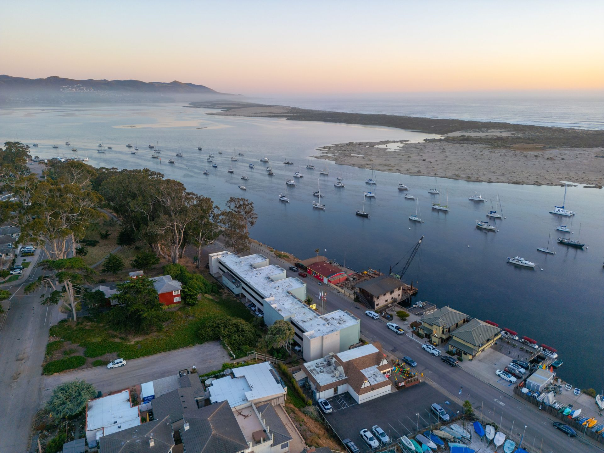 Morro Bay Inn & Suites | 456 Embarcadero