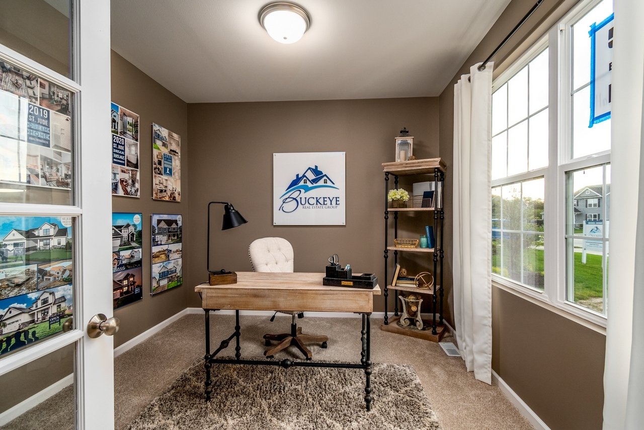 Interior Gallery | Buckeye Real Estate Group