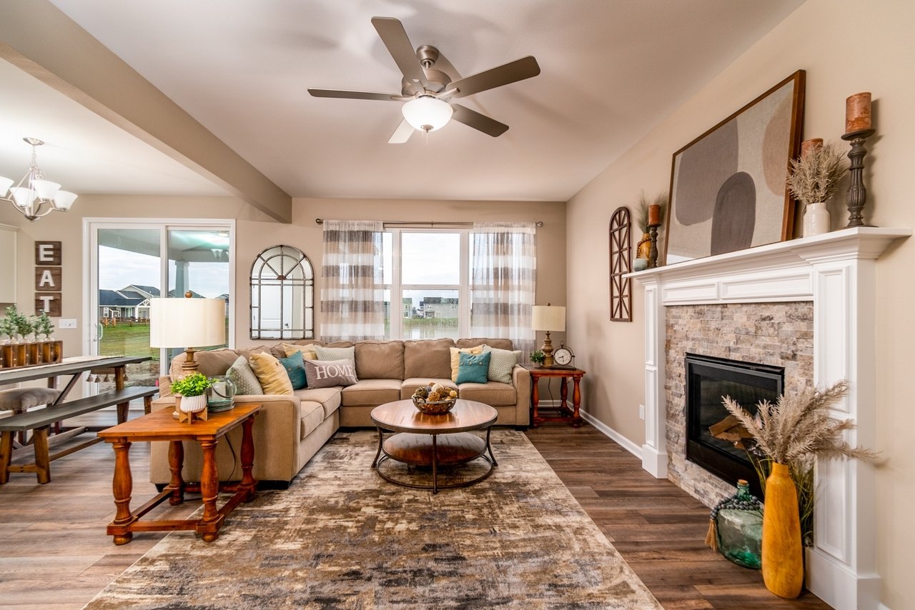 Interior Gallery | Buckeye Real Estate Group