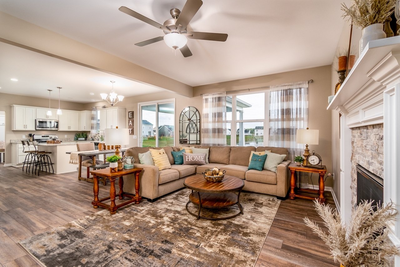 Interior Gallery | Buckeye Real Estate Group