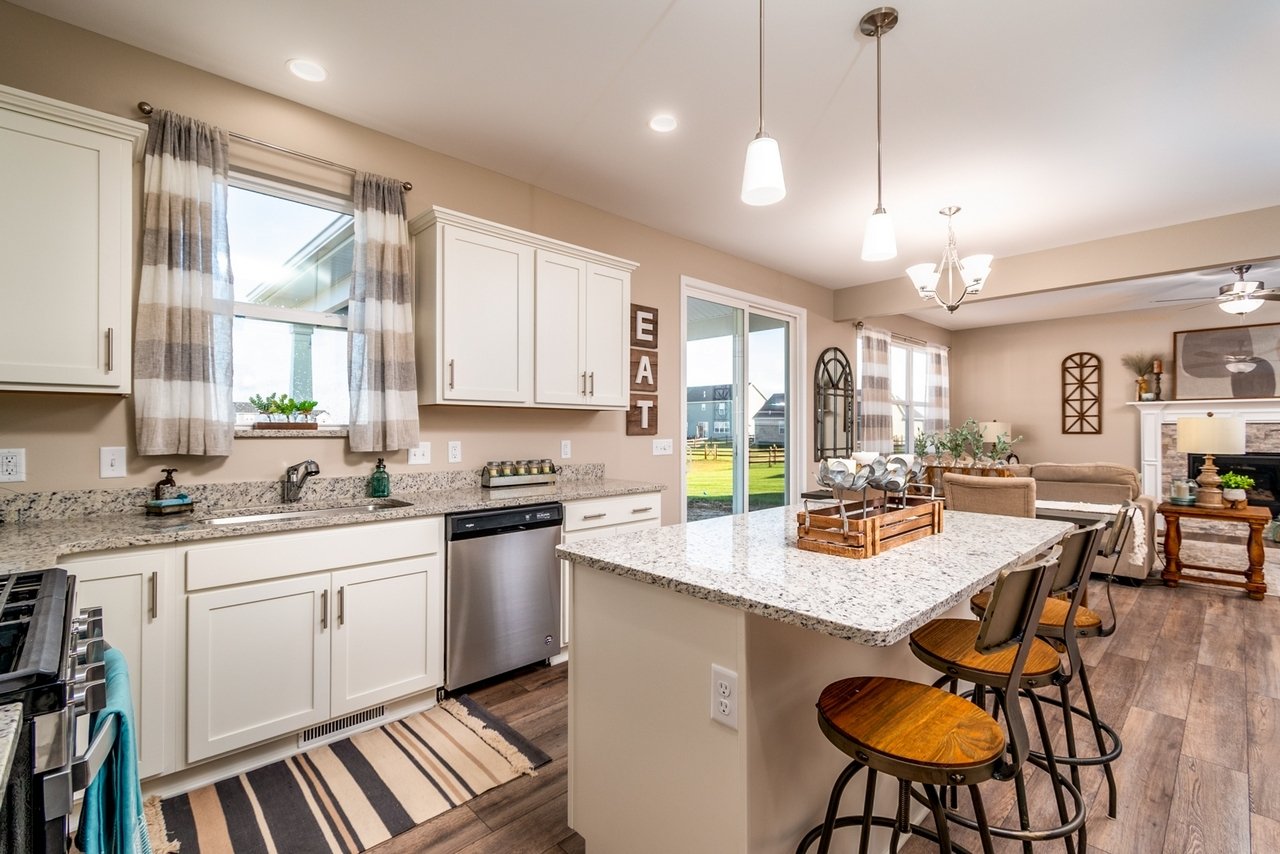 Interior Gallery | Buckeye Real Estate Group