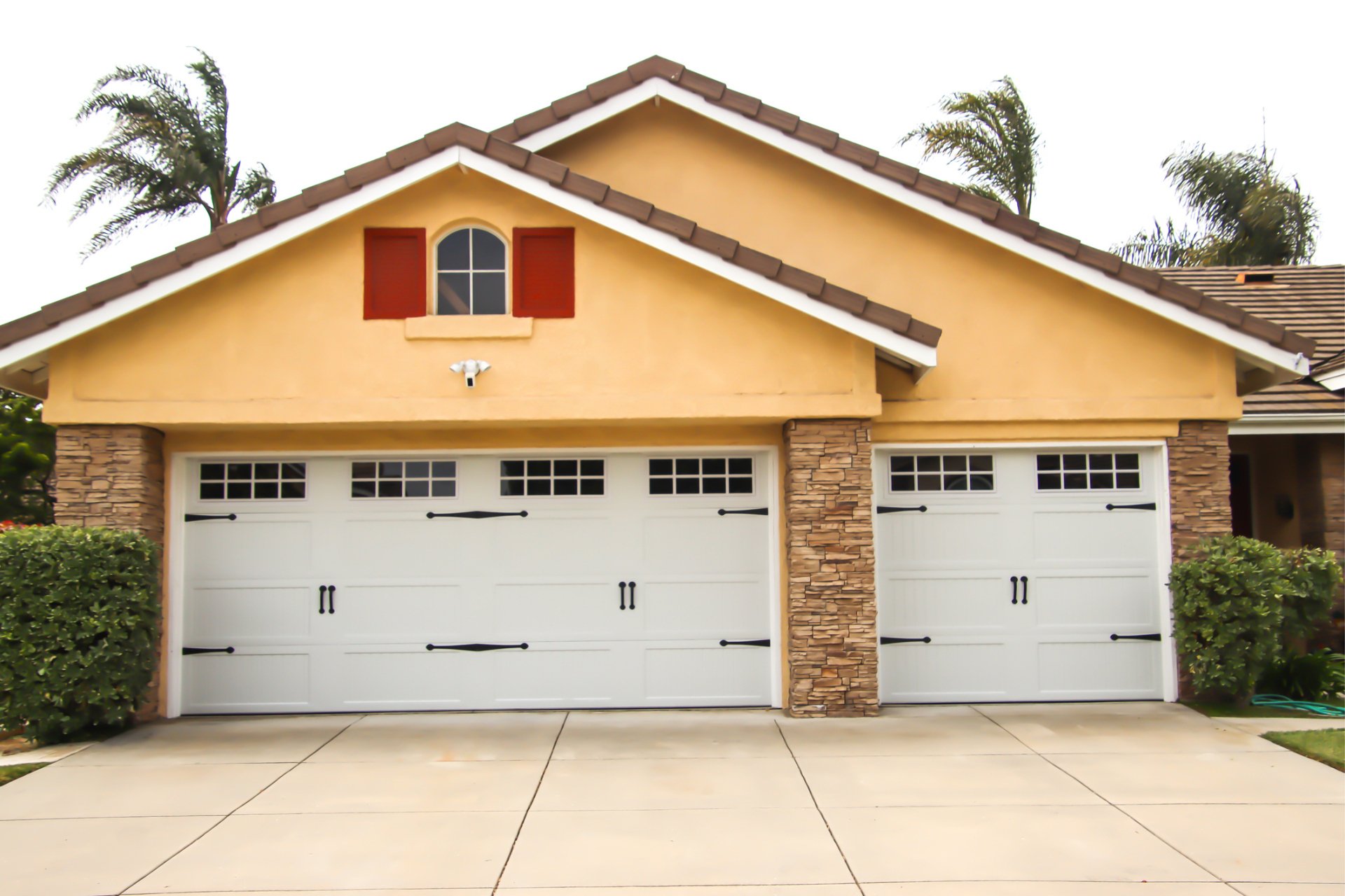 Residential Garage Doors | Bothell, WA | Garage Tech