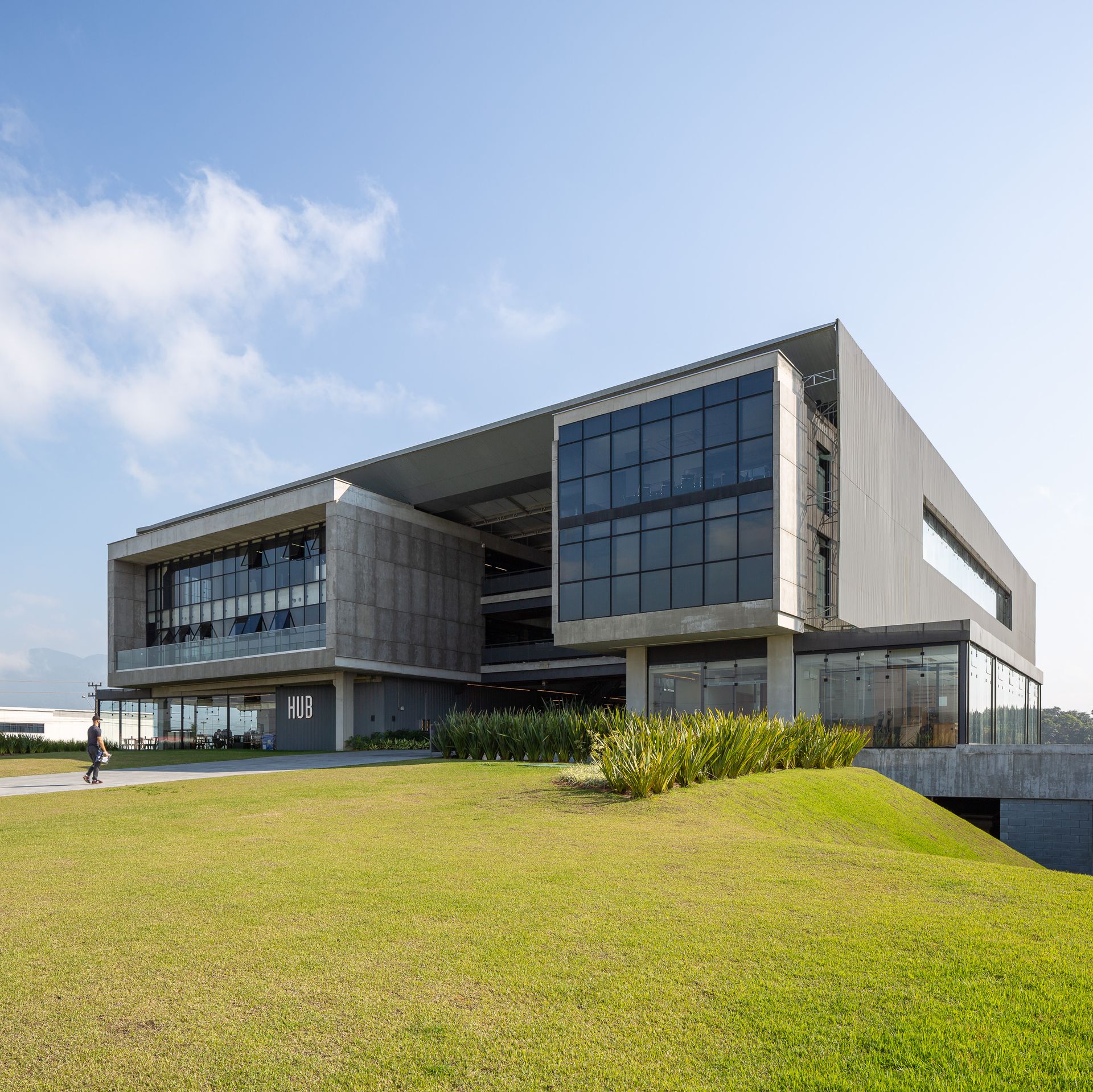 Visita ao Perini Business Park e Ágora Tech Park