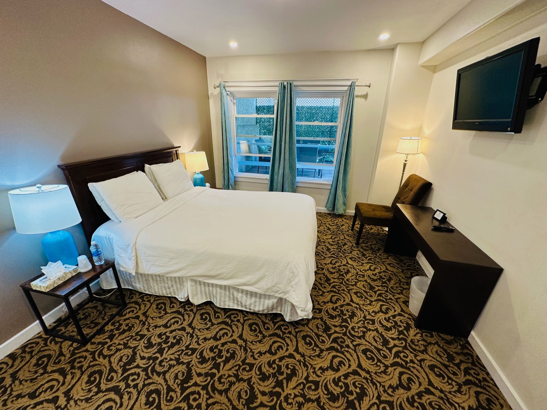 The Edgewater | Boutique Hotel in Avalon