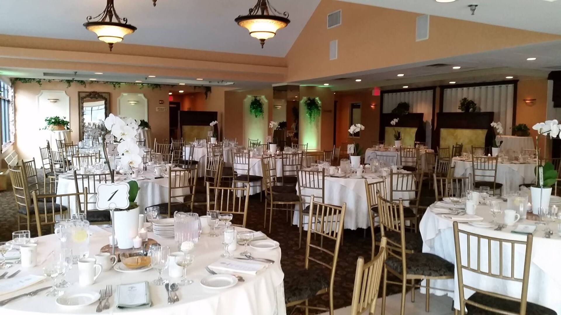 Tashua Knolls Golf Club & Banquets - Trumbull, CT - Home