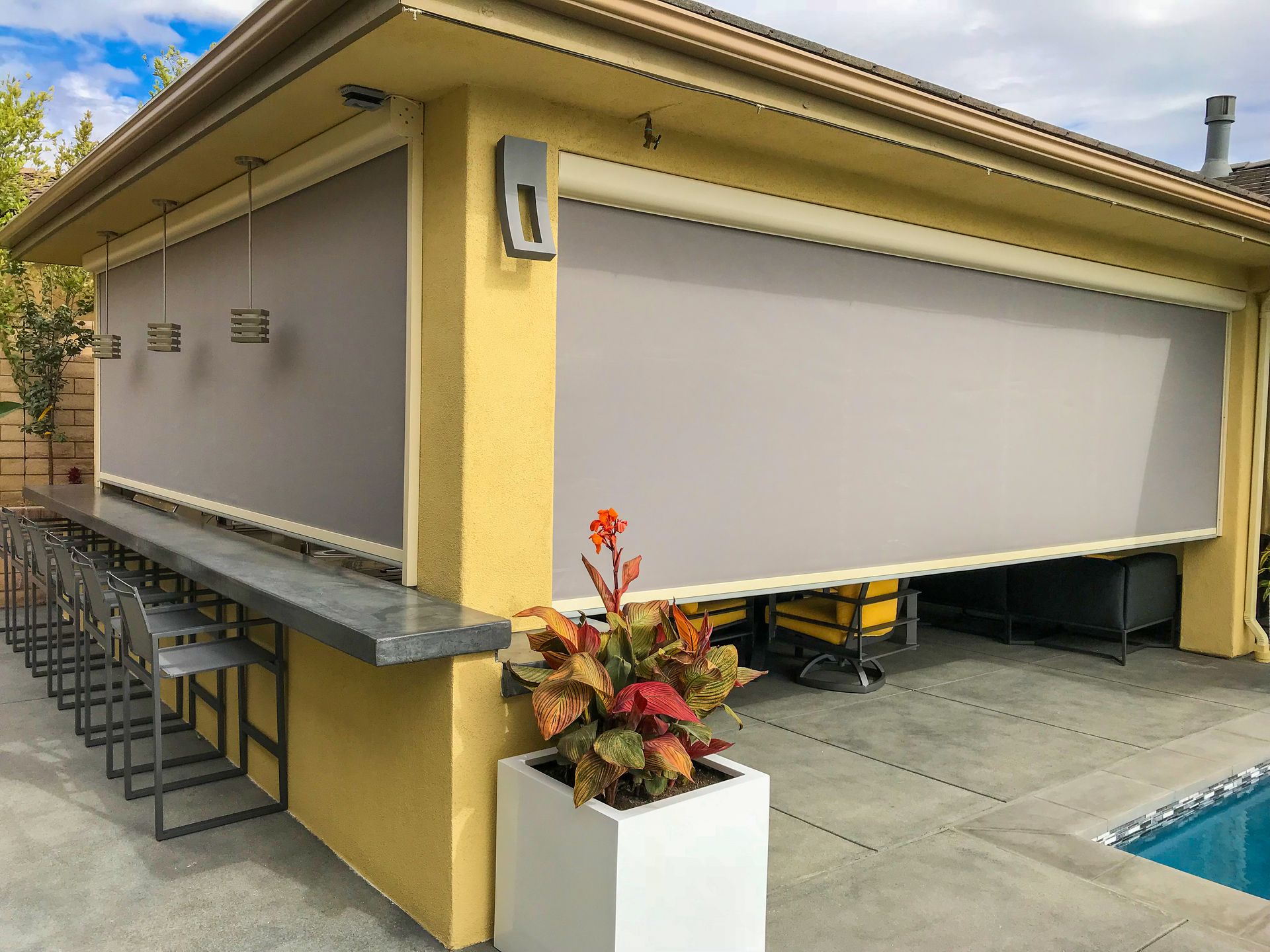 Motorized Roll Screens | Jackson, MS | French Awning an Screen Co