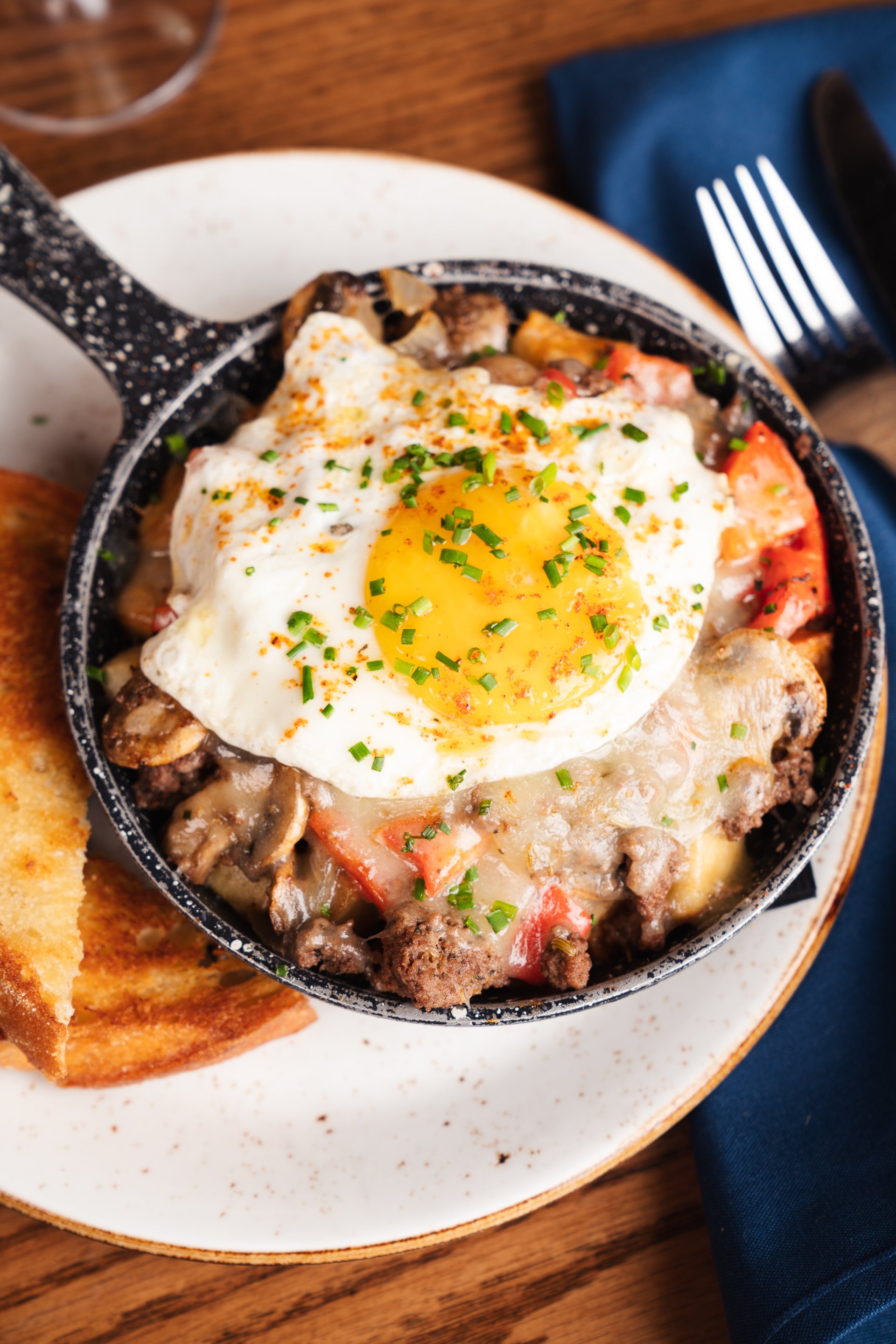 Chalet Chicago | River North American Restaurant & Bar