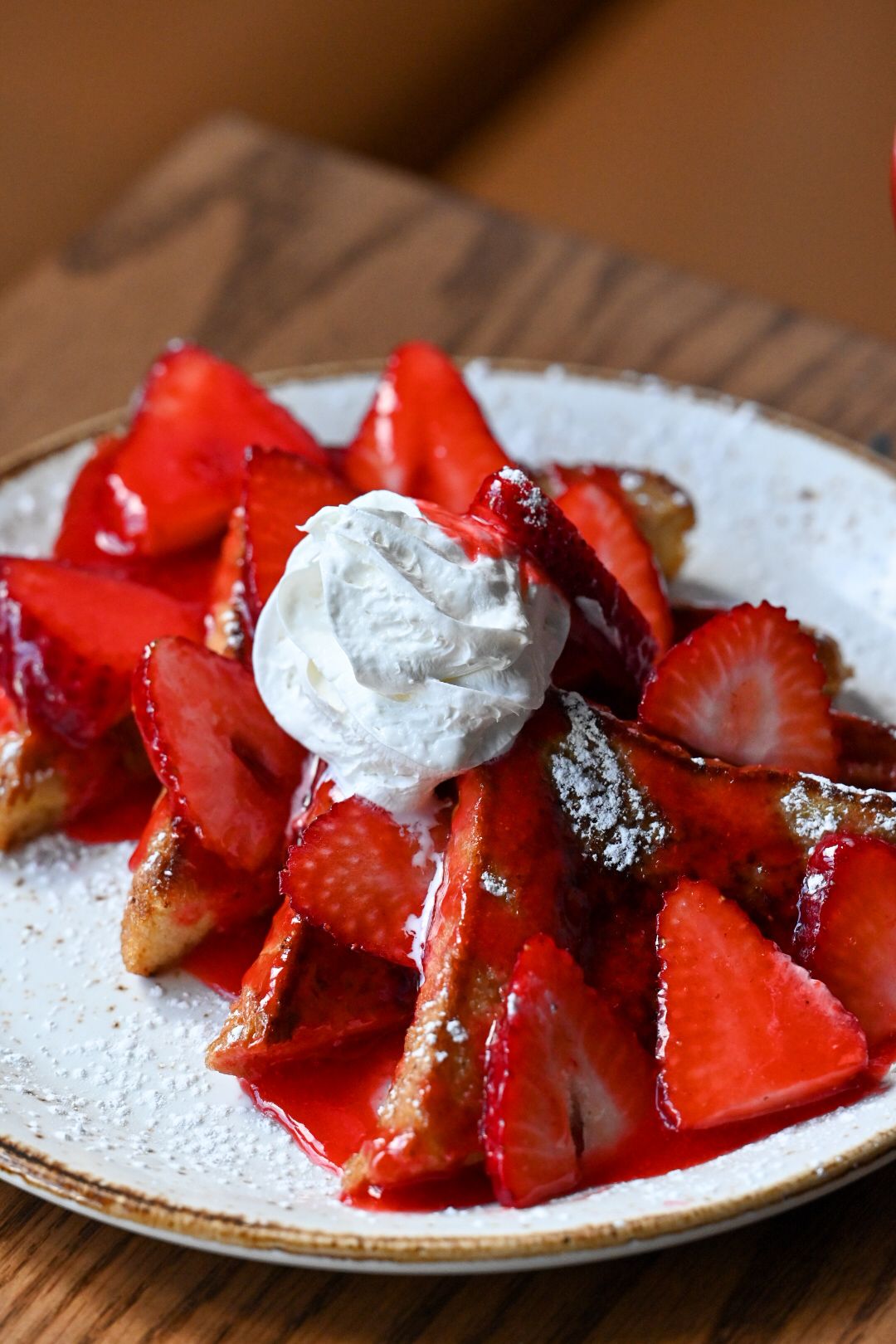 Chalet Chicago | River North American Restaurant & Bar
