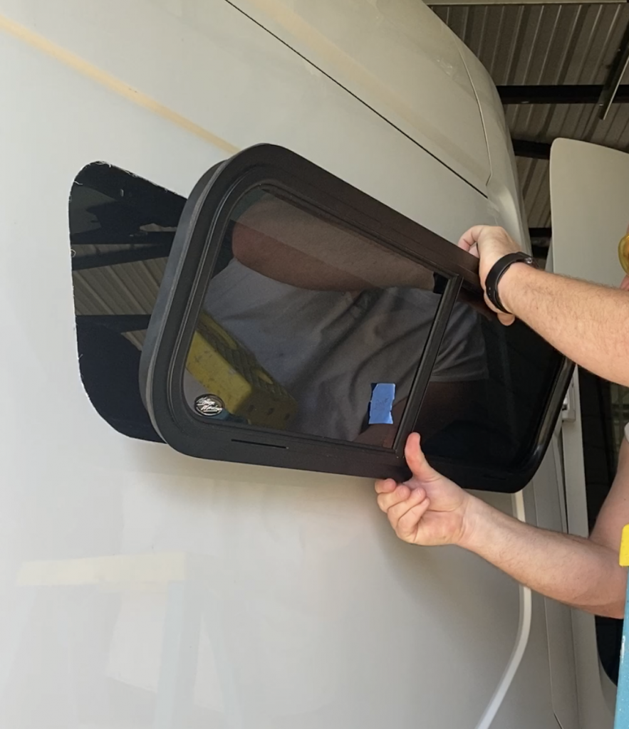 RV Glass & Windshield Replacement: Platinum Auto Glass