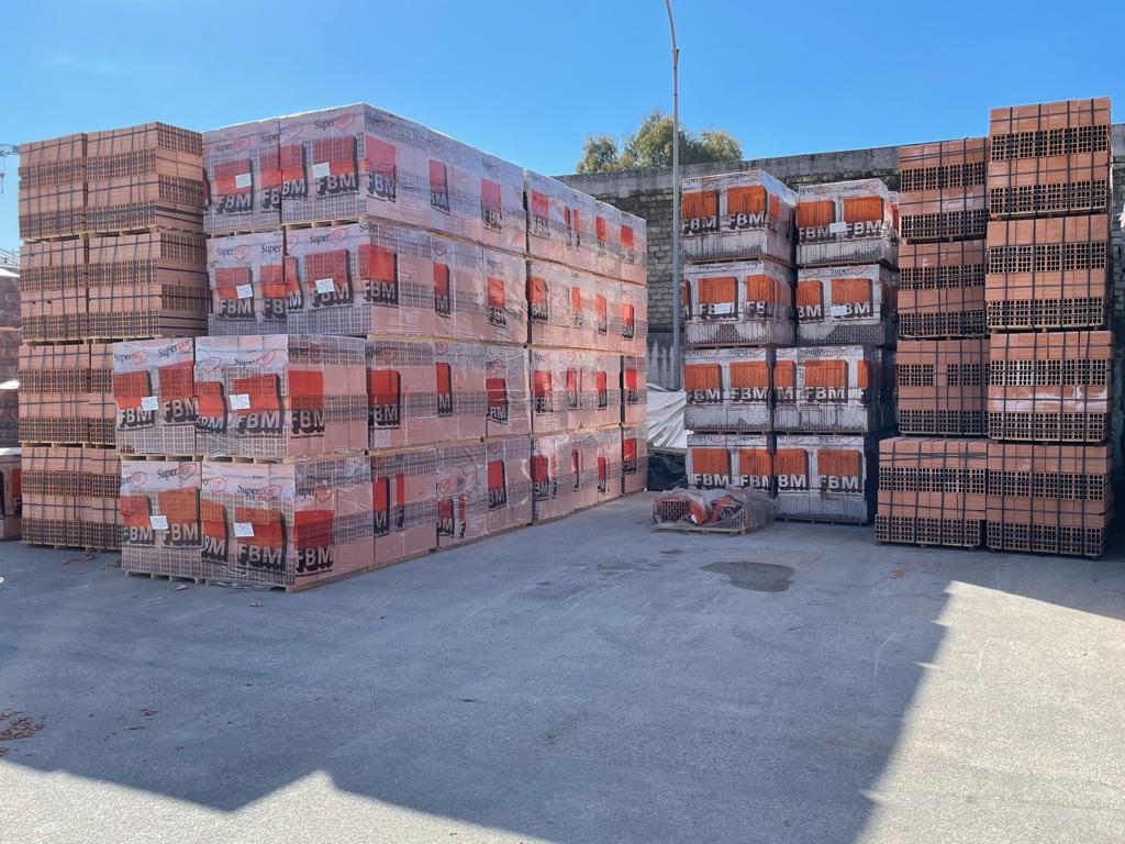 Vendita di materiali edili | Parete, CE | Picone Edile