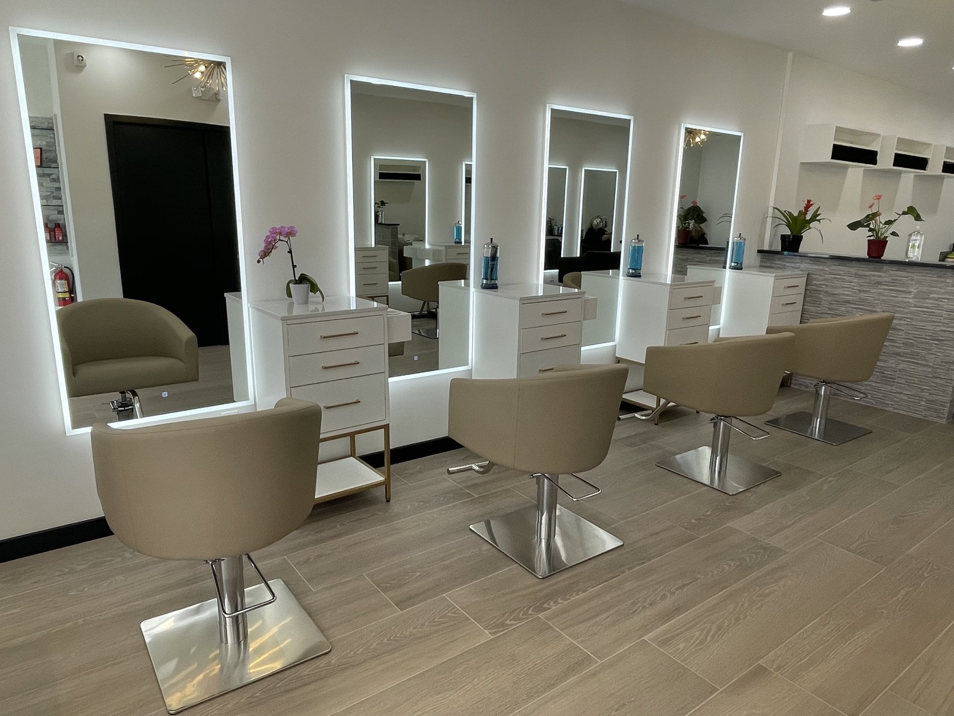 Val's Color and Hair Studio