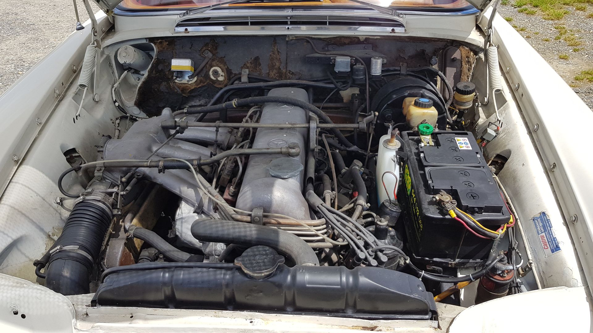 Mercedes-Benz 220 SE W111