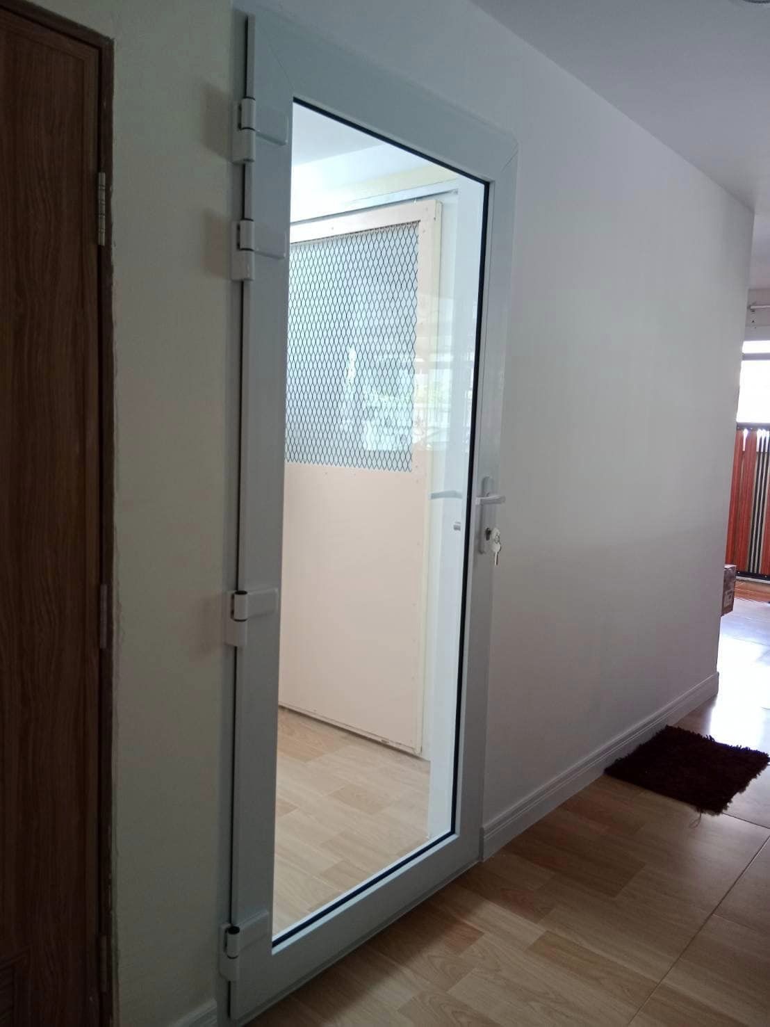 ประตูกันเสียง uPVC กระจกลามิเนต | STC40 กันเสียงได้ดี