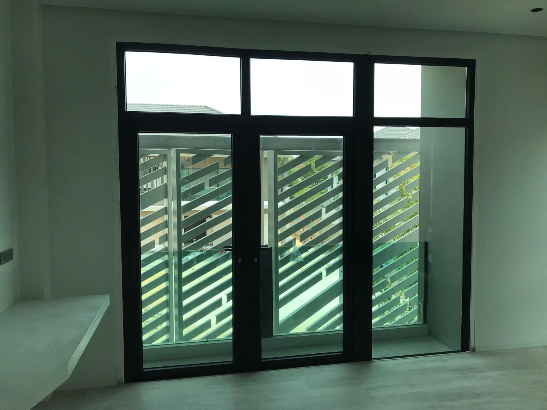 ประตูกันเสียง uPVC กระจกลามิเนต | STC40 กันเสียงได้ดี