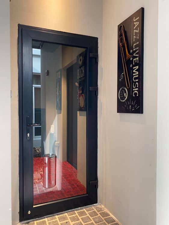 ประตูกันเสียง uPVC กระจกลามิเนต | STC40 กันเสียงได้ดี