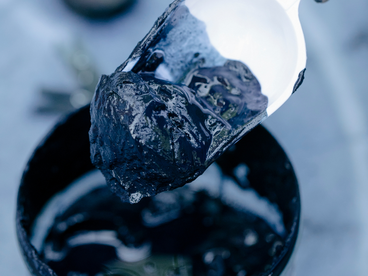 What’s the Difference Between Coal Tar & Asphalt Sealers?