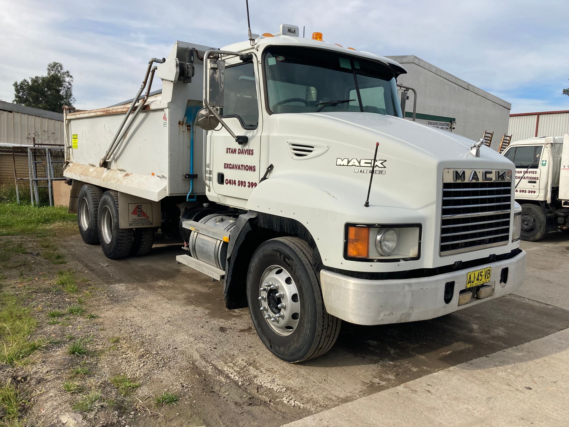 Excavators in Newcastle | Stan Davies Excavations