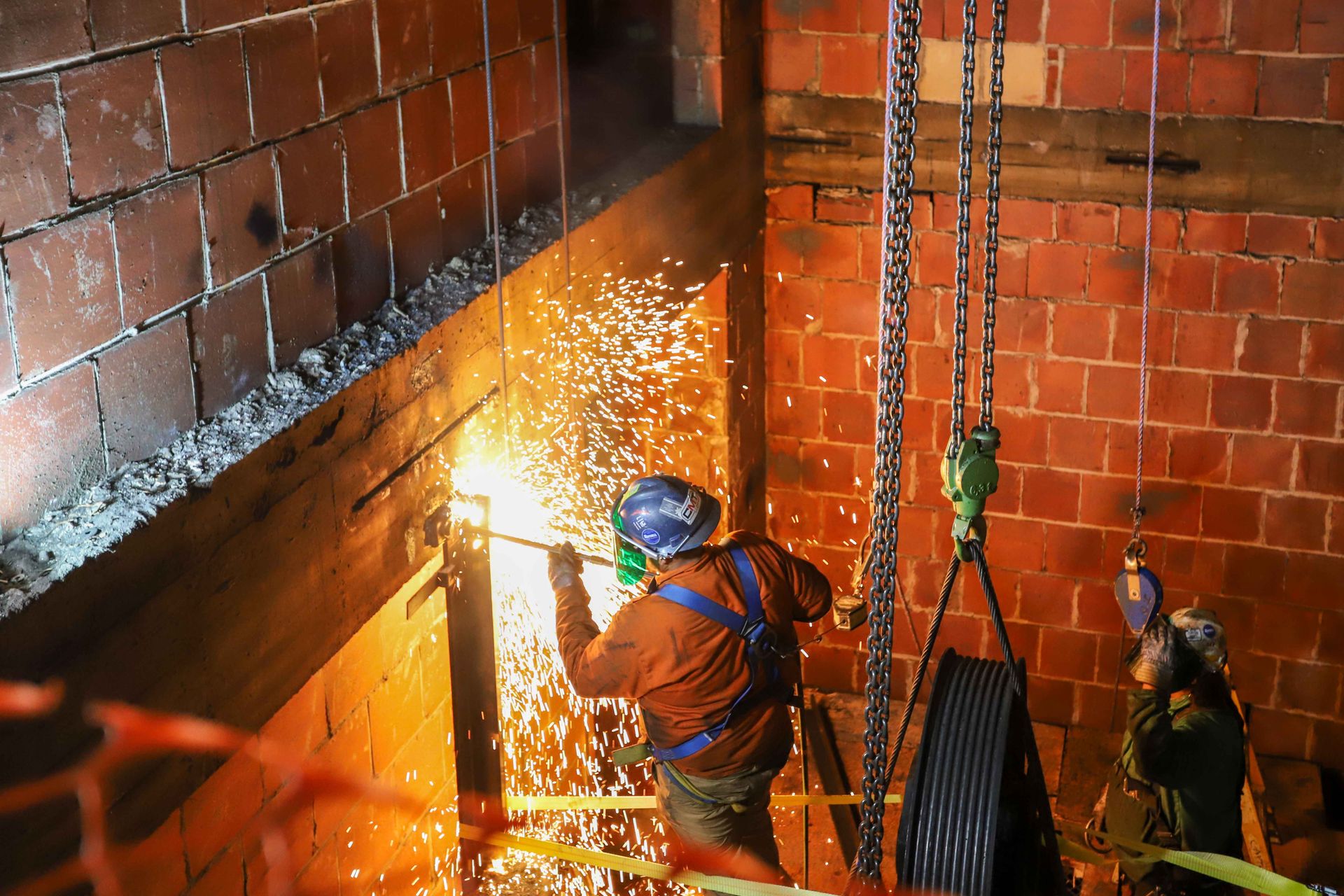 Tips for Safe Welding During the Summer | KDAR Company