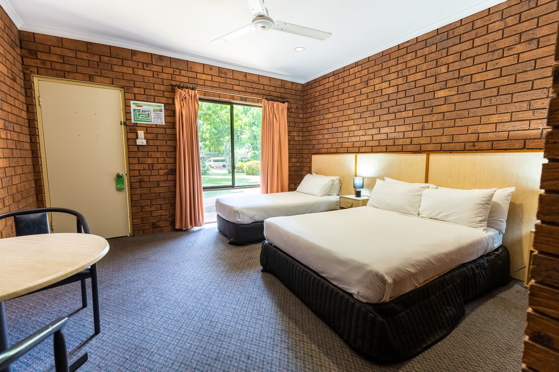 Stay | Knotts Crossing Resort - Stay, Dine, Meetings & Events