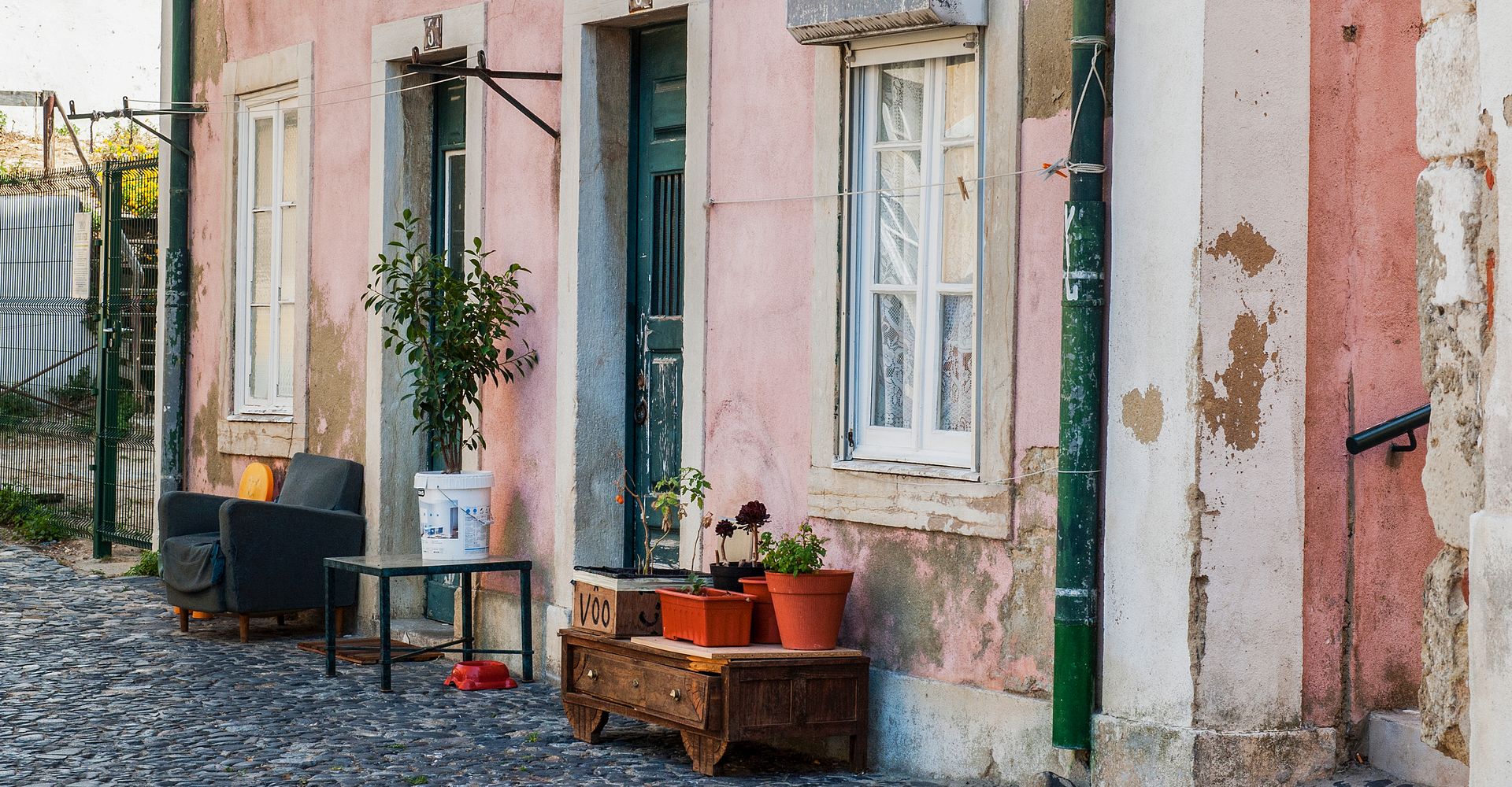 Fado in Lisbon: History, Styles, Singers, Listening Spots