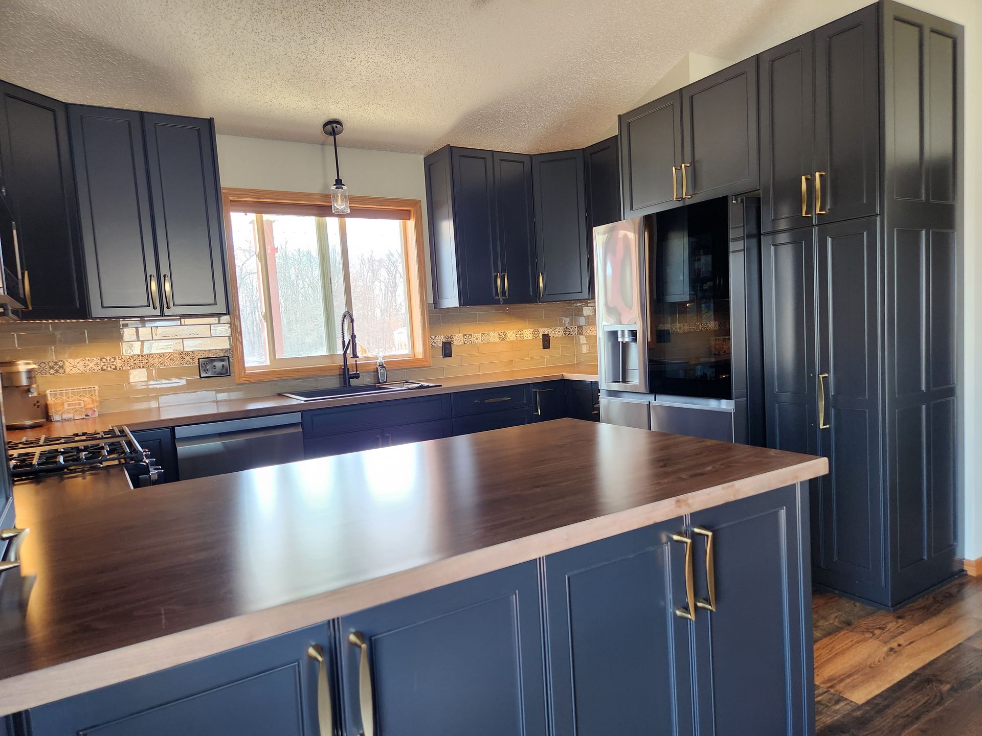 Modern Black Kitchen With Gold Hardware (Casa Collection)