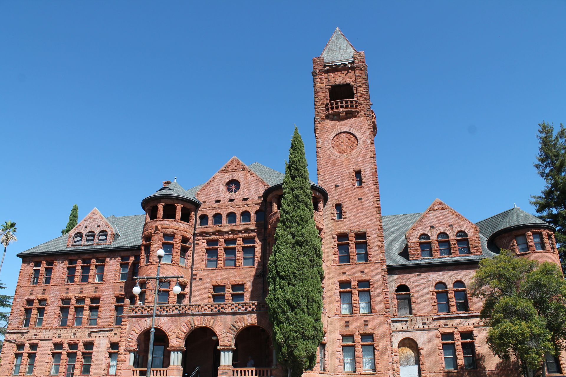 The history of famous Preston Castle.