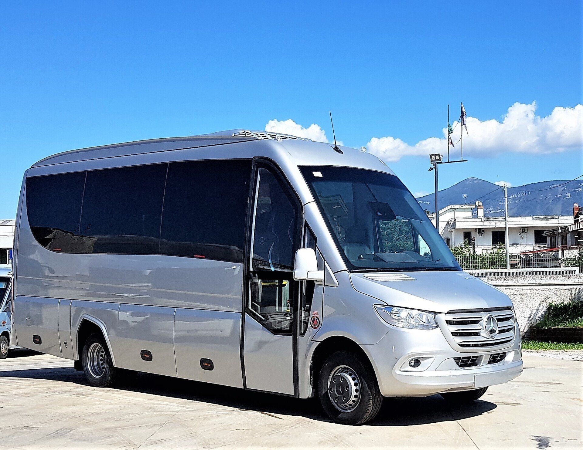 Vendita Minibus Mercedes | Angri, Salerno, Napoli, Caserta, Benevento ...