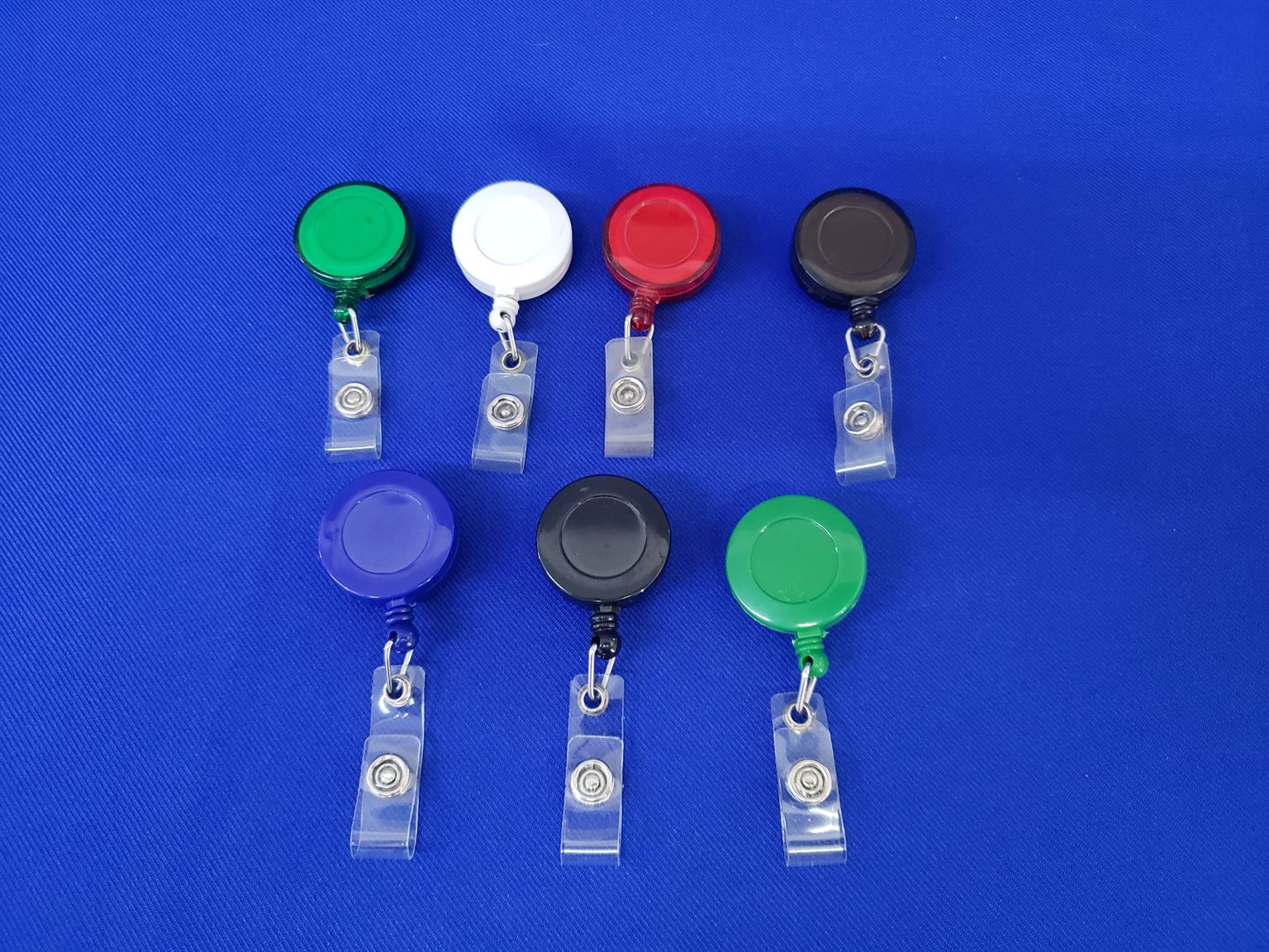 Broche caimán, yoyo elástico, cordón para gafete