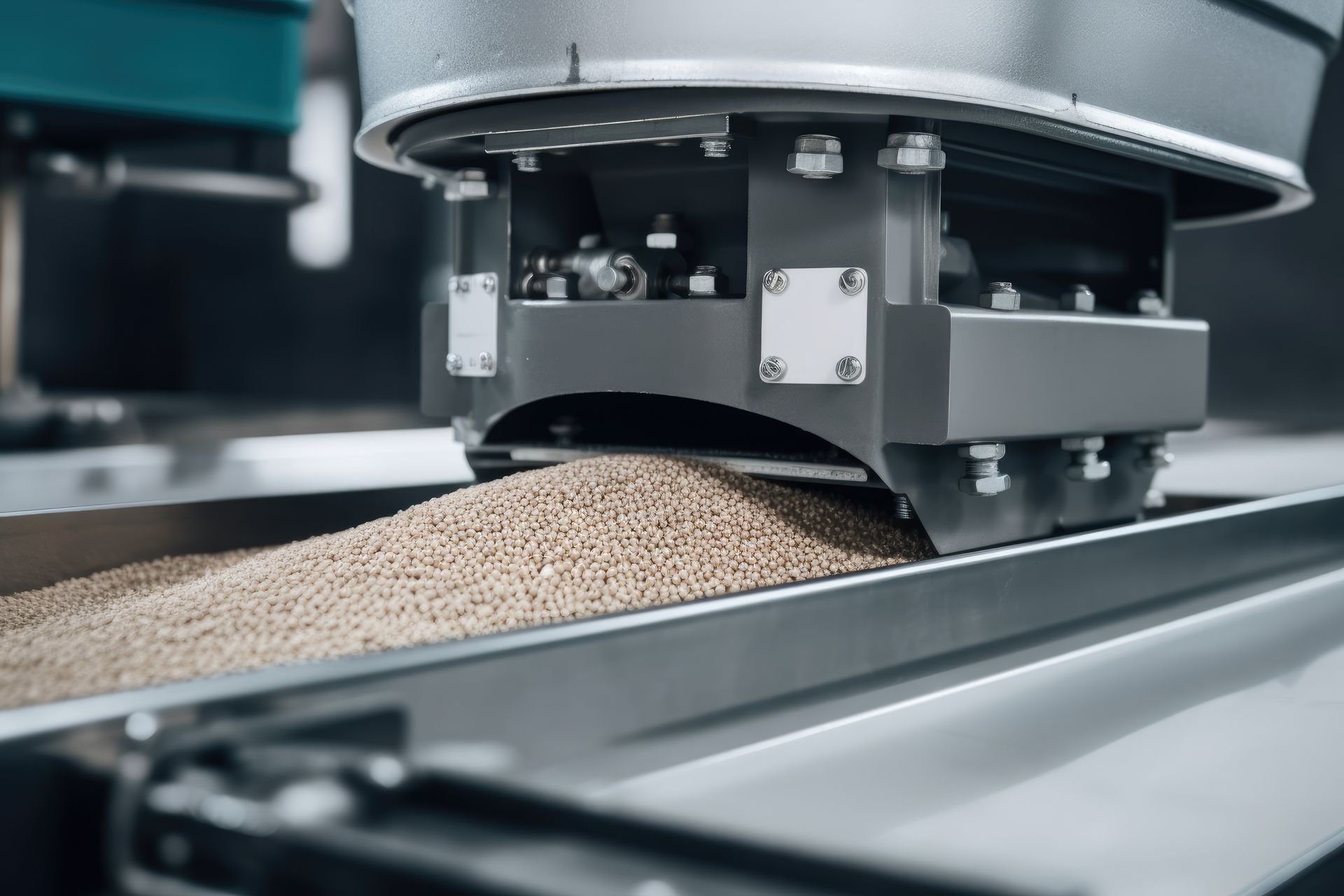 Vibratory Feeders: What It Is And How It Helps Manufacturing
