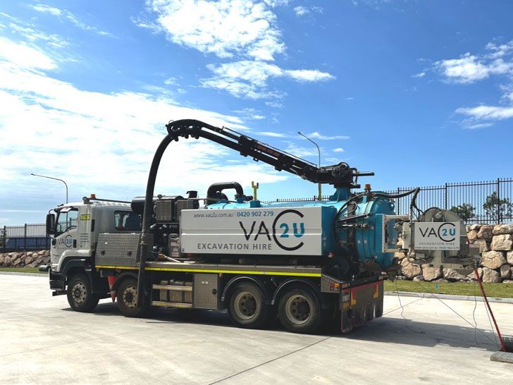 9,000L drain cleaner vacuum truck hire | Brisbane