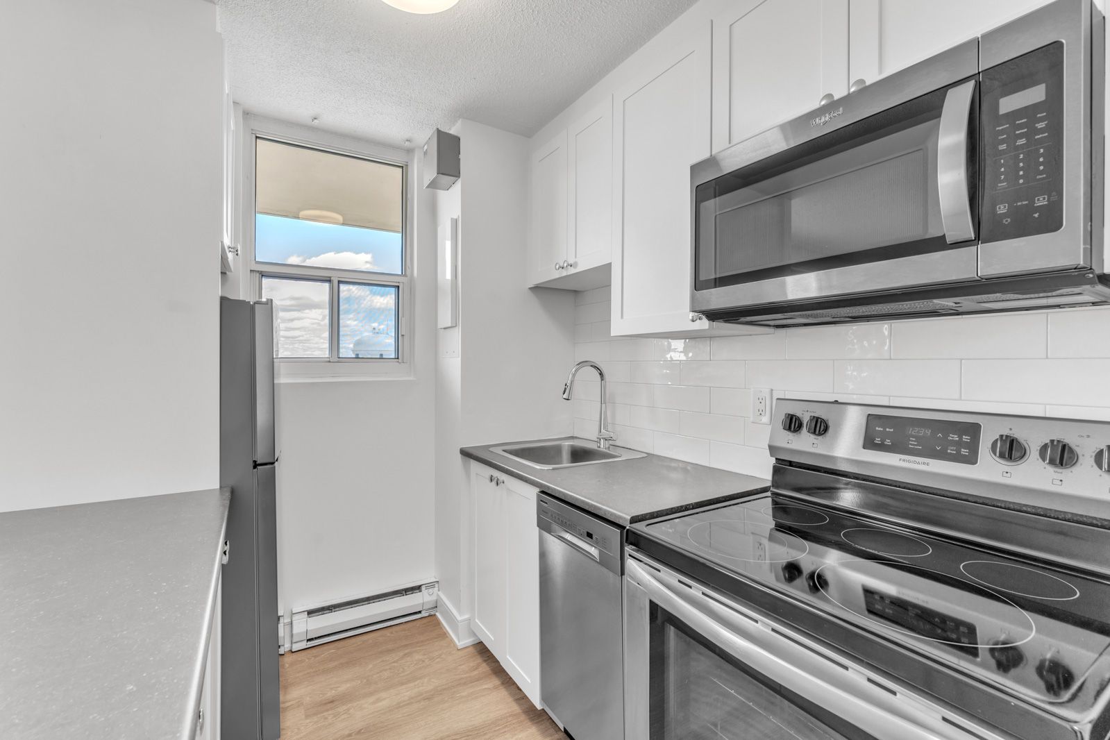 Bachelor & 1 Bedroom Apartments | Park Regency